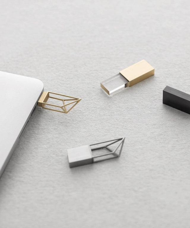 EMPTY MEMORY TRANSPARENCY Pen Drive – Beyond Object