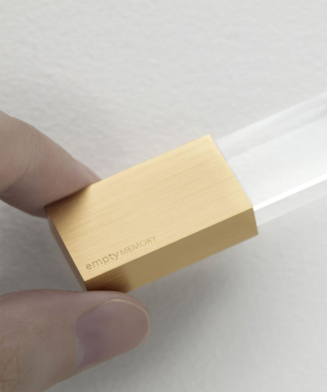 EMPTY MEMORY TRANSPARENCY Pen Drive – Beyond Object